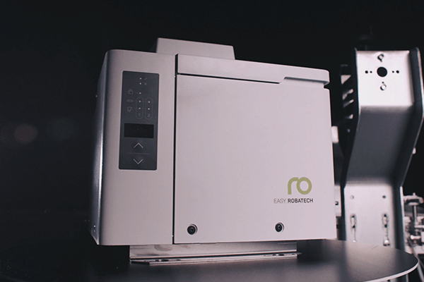 EasyLine: Small hot melt application system | Robatech